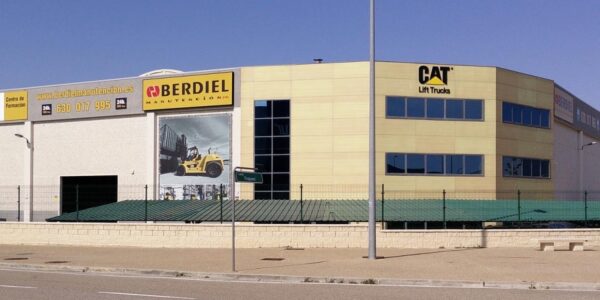 Concesionario CATERPILLAR BYD KALMAR HIDROMEK TENNANT GEESINKNORBA ...